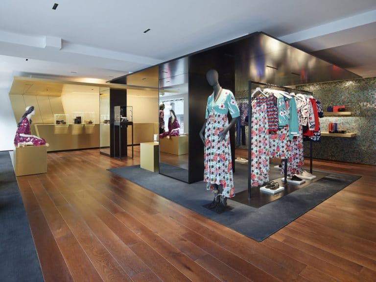 Chanel Opens Pop-Up Store at Courchevel until April 2015 - Spotted Fashion